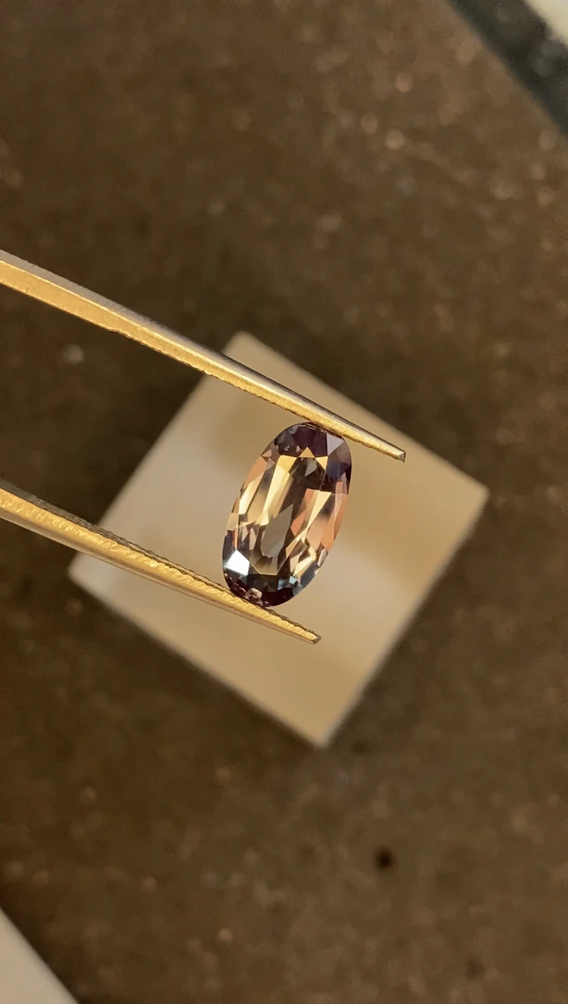 Color Change Green Alexandrite 2.12ct (AL0108)