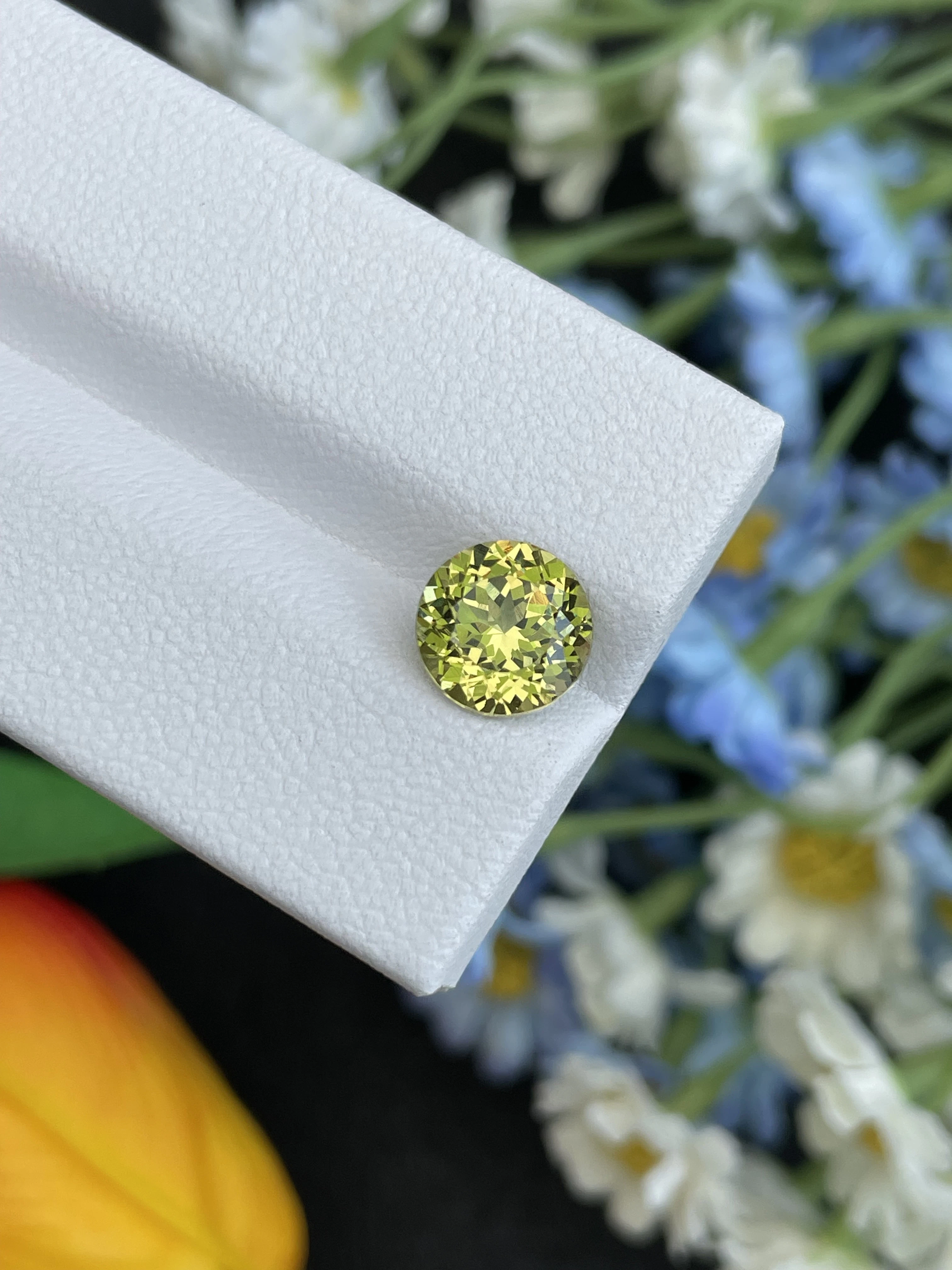 Yellow Grossular Garnet 2.76ct - 8mm (MI0026)