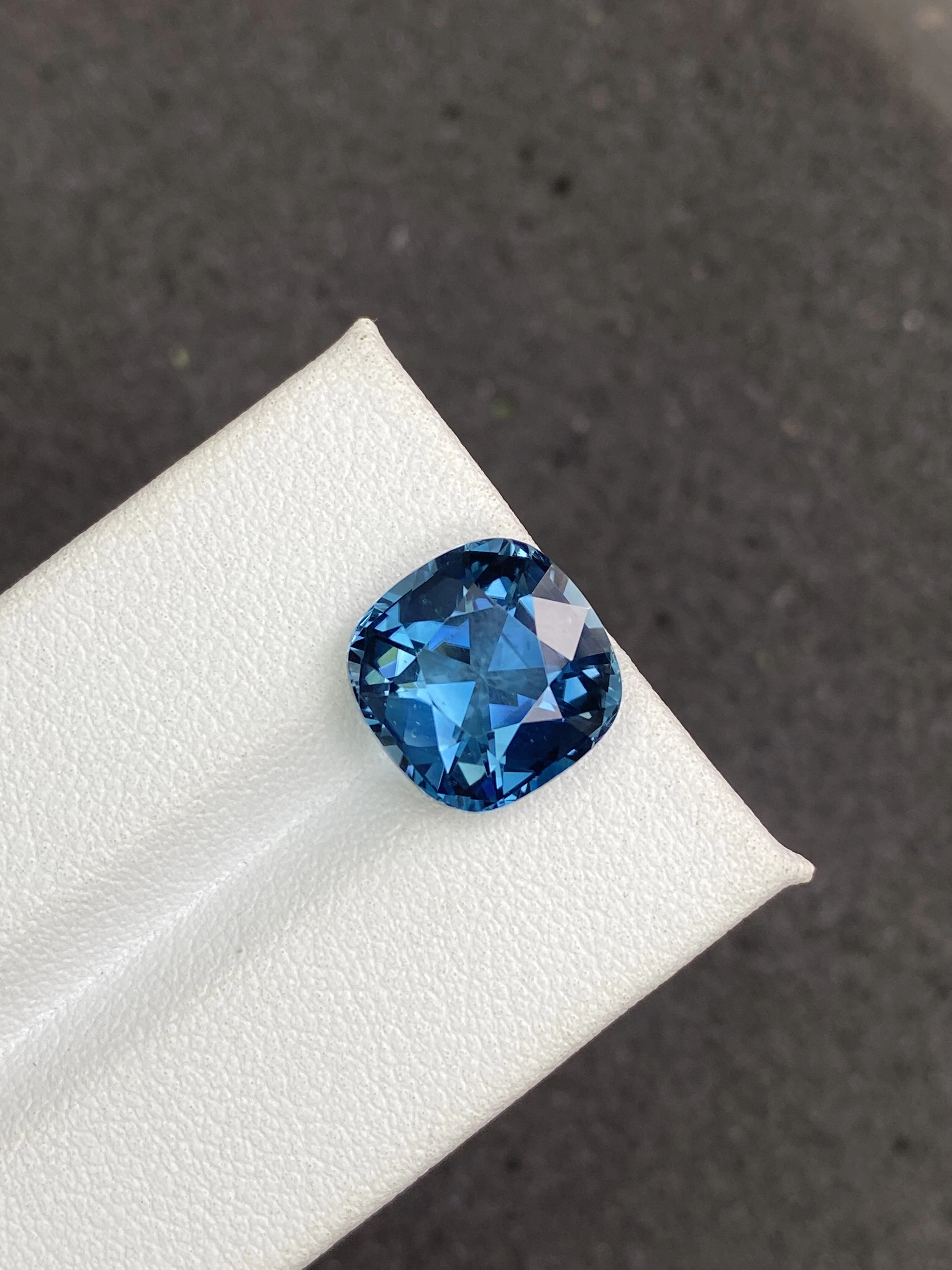 Blue Paraiba Tourmaline 5.78ct - 11mm (PA1477)