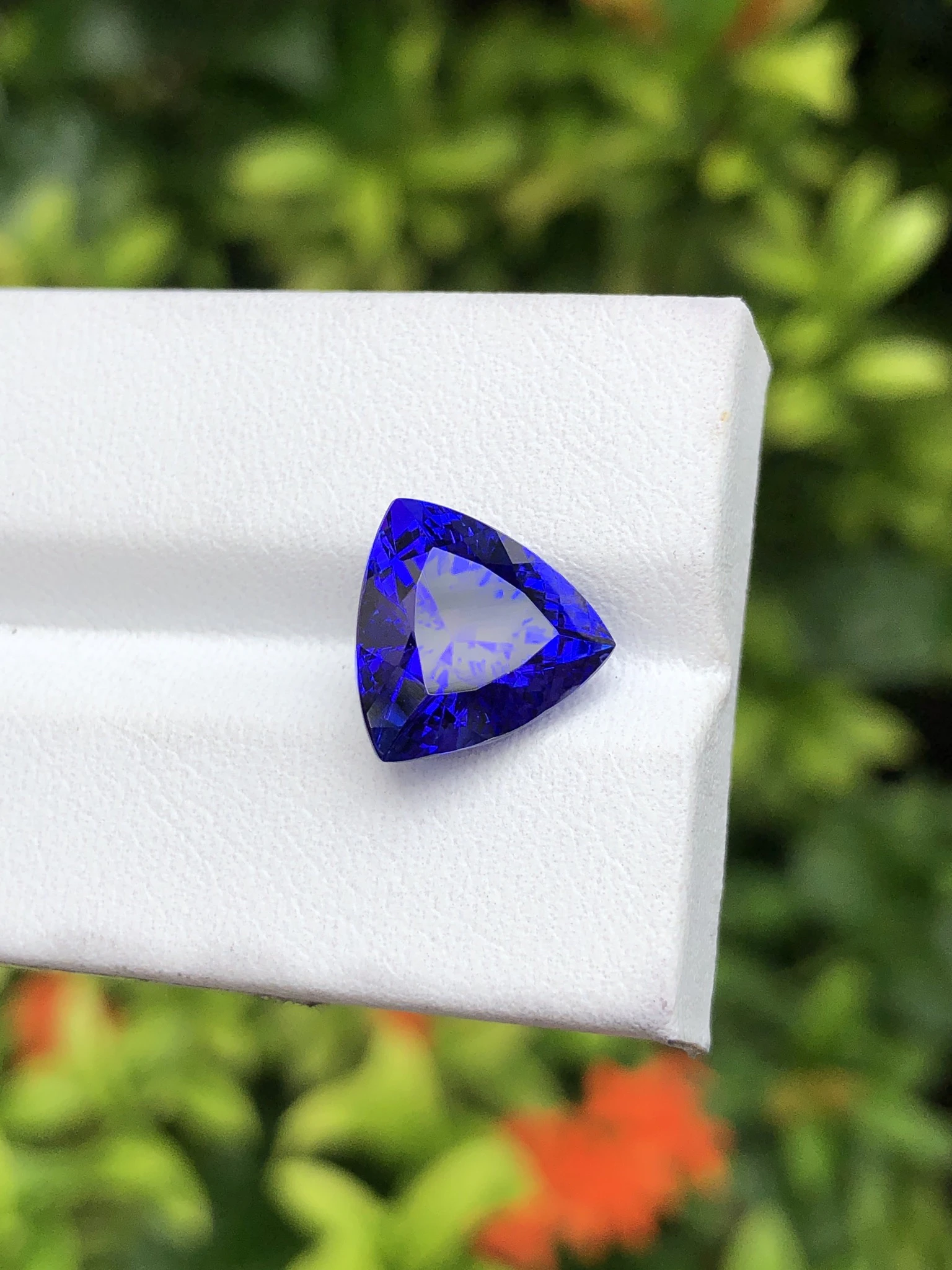 PG0009-02 : 5.94ct Violet Blue Tanzanite - 11mm 354$ per carat