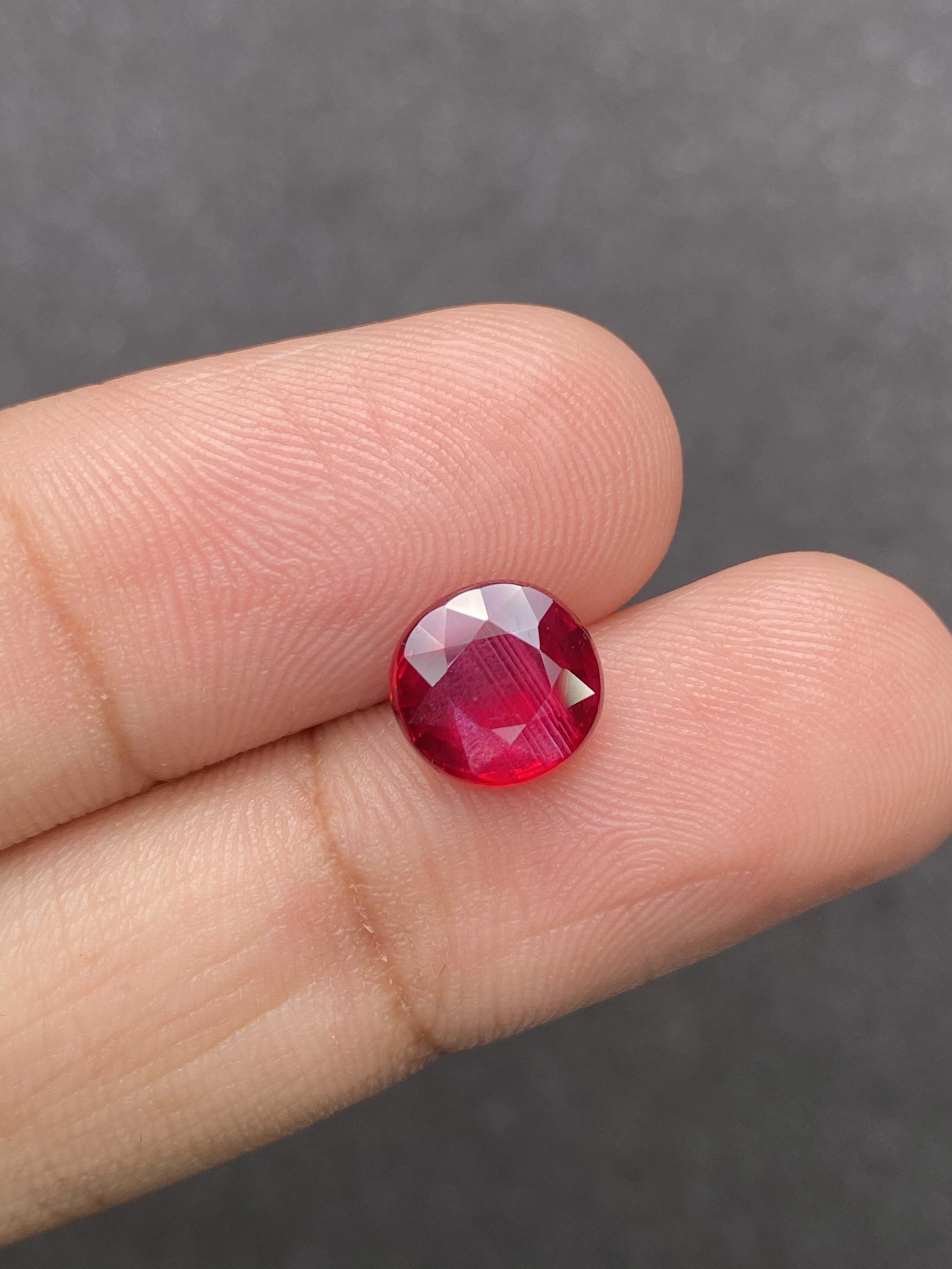 Pigeons Blood Mozambique Ruby 3.01ct - 8mm (SI12-23)