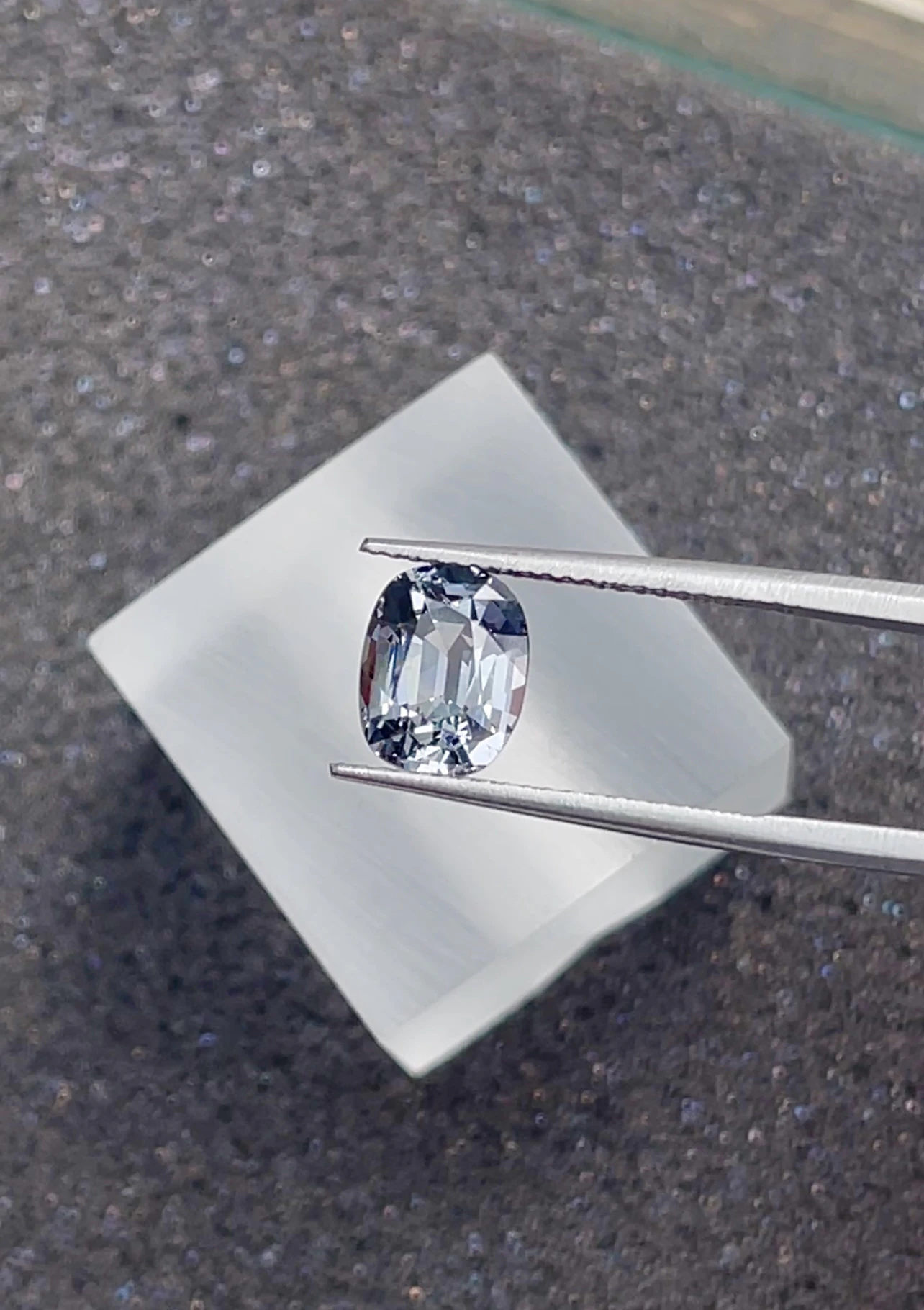 Grey Spinel 2.60ct - 9x7mm (SP0270)