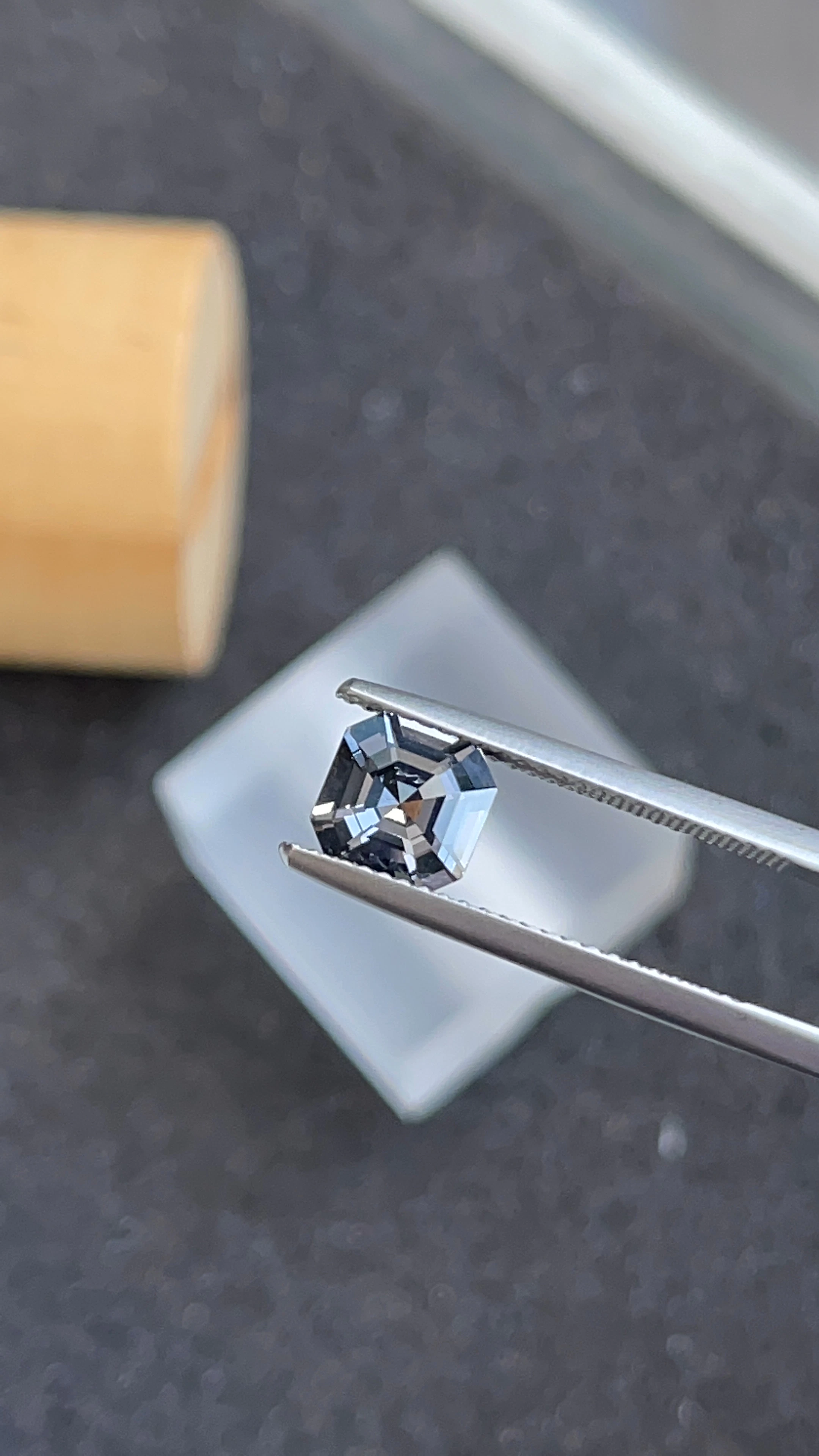 Grey Spinel 1.50ct - 6mm (SP0297)