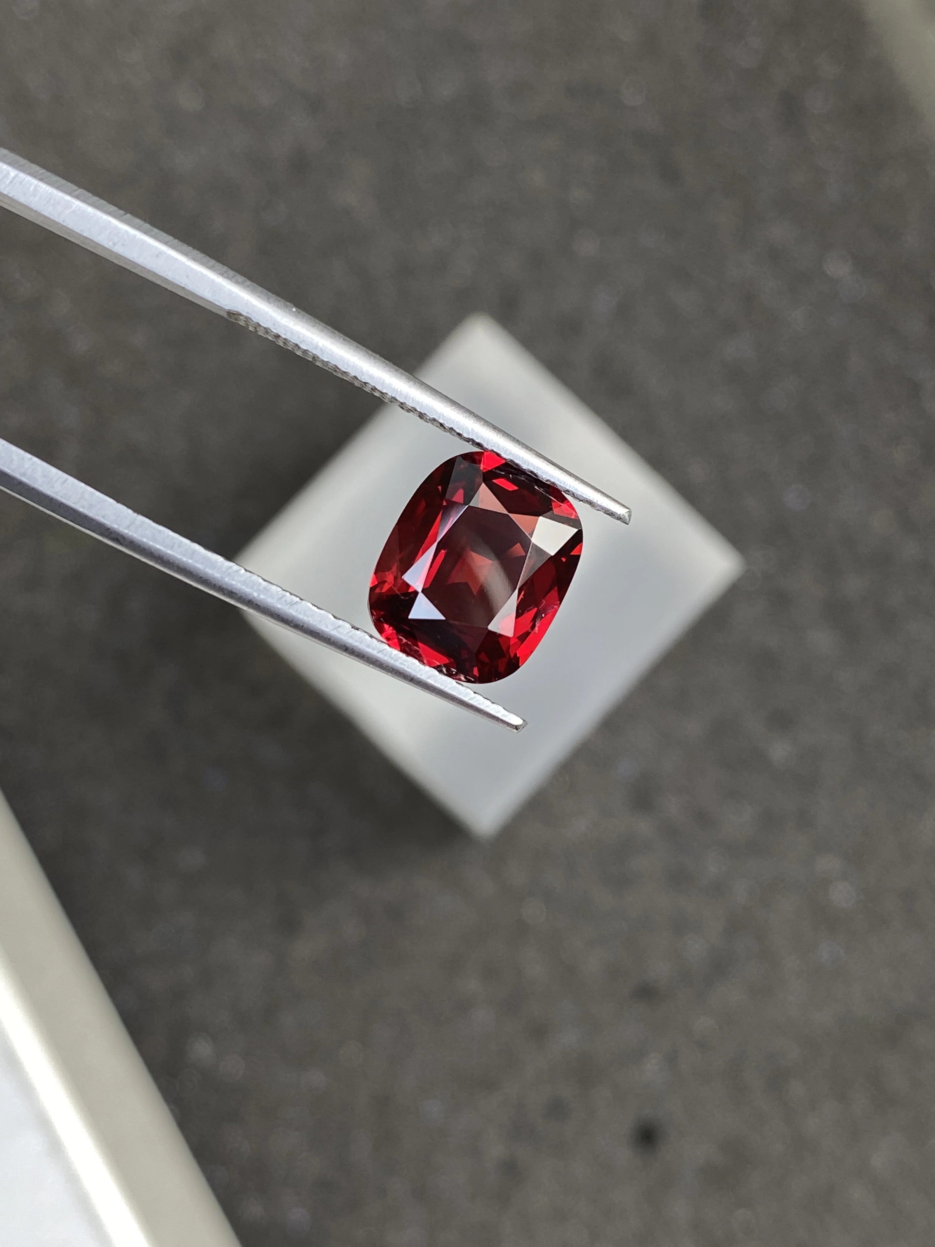 Vivid Red Spinel 2.30ct - 9x7mm (SP0326)