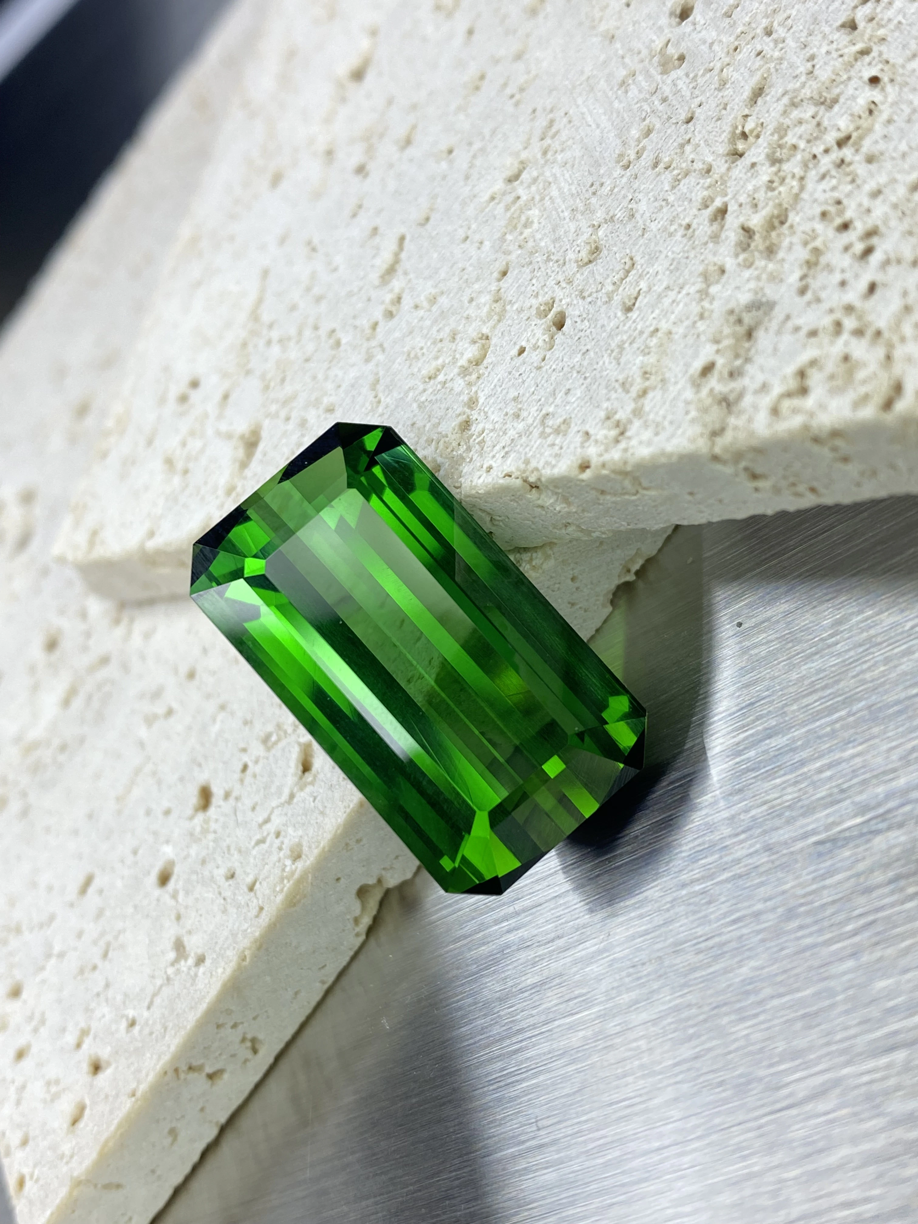 Vivid Green Tourmaline 31.57ct (TG1338)