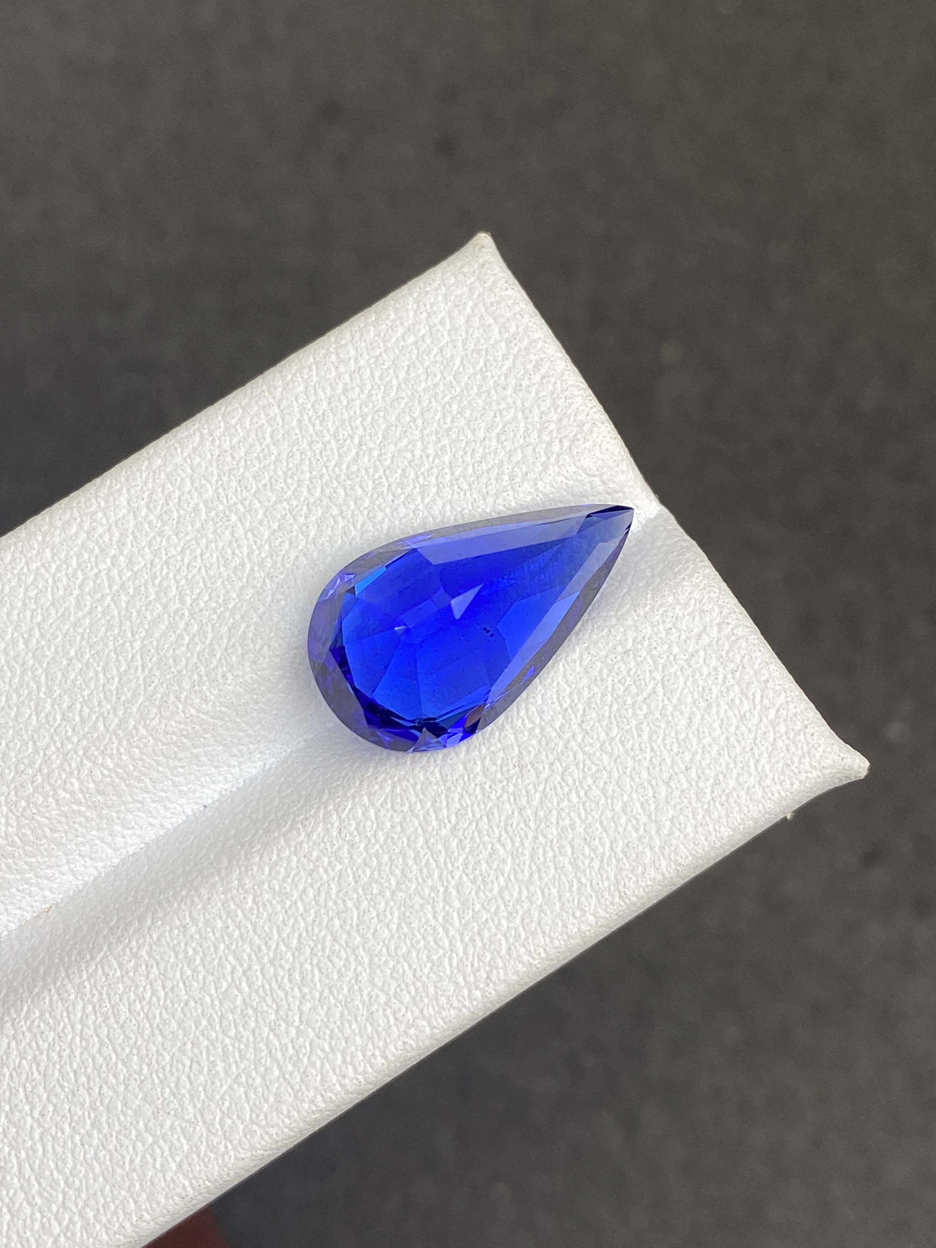 AAA+ Blue Tanzanite 8.30ct (TN0685)