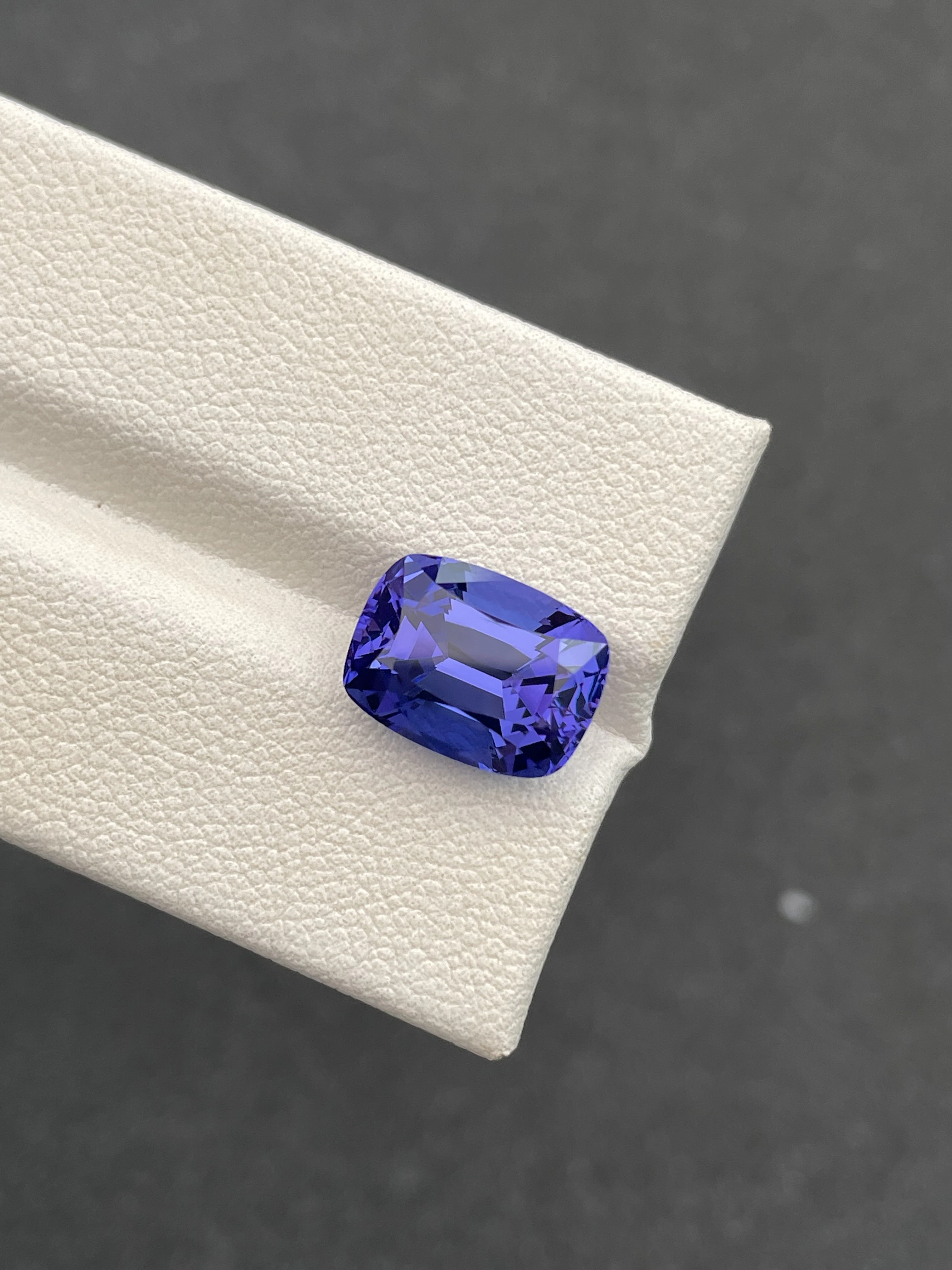 AA Blue Tanzanite 6.06ct - 11x9mm (TN0891)